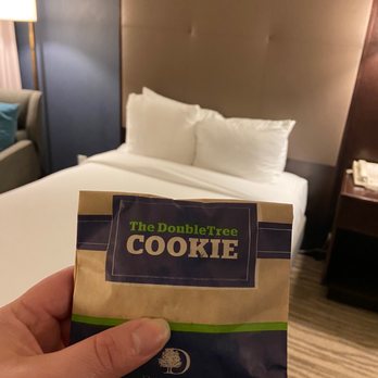 DOUBLETREE BY HILTON NEWARK AIRPORT PARKING - Updated March 2025 - 17 ...