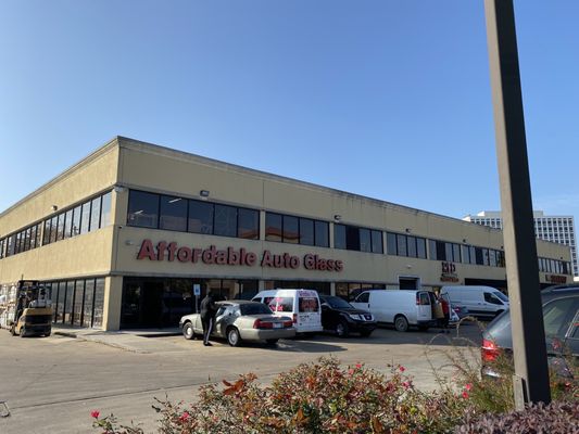 AFFORDABLE AUTO GLASS - Updated October 2025 - 42 Photos & 138 Reviews ...