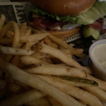 LUCKY FOOLS PUB - Updated March 2025 - 259 Photos & 423 Reviews - 75 E ...