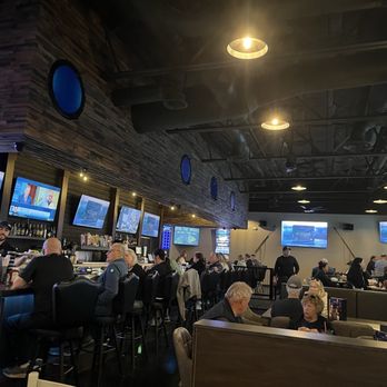 FLOWING TIDE PUB 10 - Updated December 2025 - 102 Photos & 87 Reviews ...