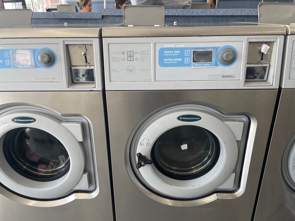 SPINCYCLE COIN LAUNDRY - Updated April 2025 - 1517 W Adams Blvd, Los ...