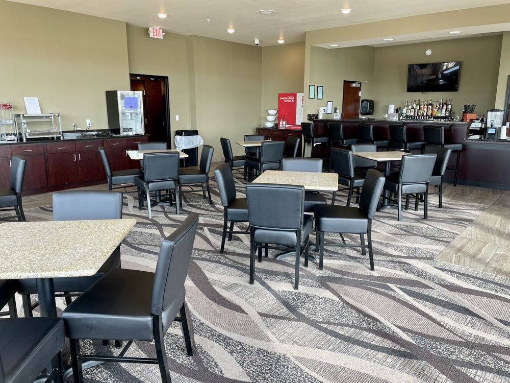 COBBLESTONE HOTEL & SUITES - TWO RIVERS - Updated October 2025 - 25 ...