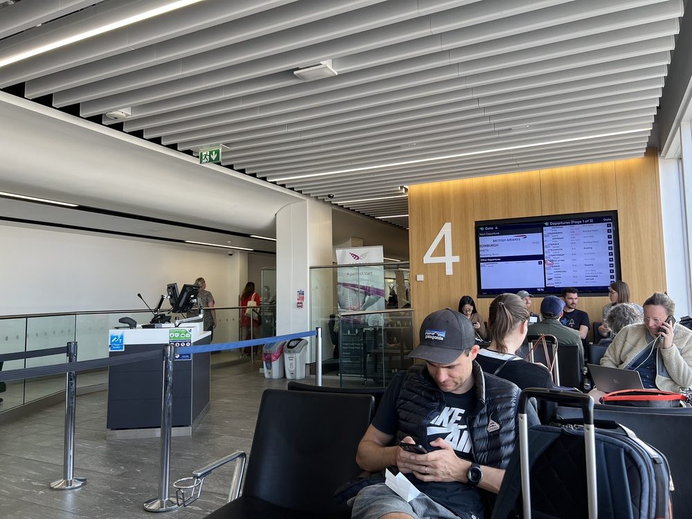 LONDON CITY AIRPORT - LCY - Updated January 2025 - 146 Photos & 211 ...