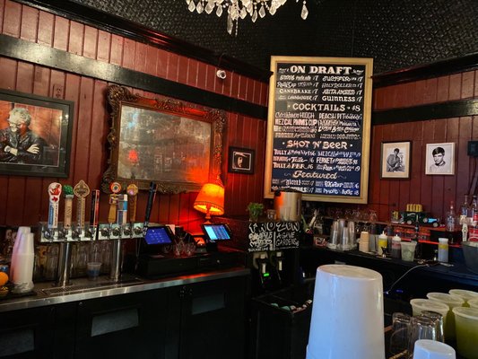 THE R BAR - Updated December 2025 - 152 Photos & 182 Reviews - 1431 ...