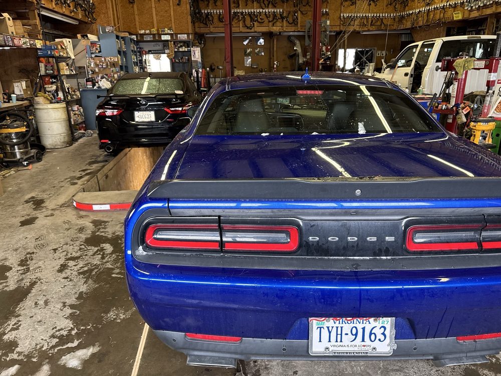 OUTSIDERS OF FANCY GAP - Updated August 2025 - 2030 Skyview Dr, Fancy ...