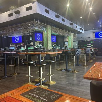 SOCIAL JUNKIE SPORTS BAR + KITCHEN - Updated November 2025 - 46 Photos & 30 Reviews - 2412 ...