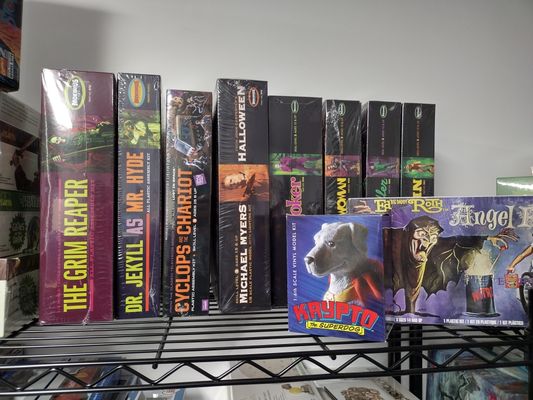 HOBBY ISLAND - Updated August 2024 - 190 Photos - 5075 Arville St, Las ...