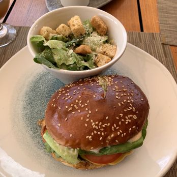 BEACH TREE RESTAURANT BAR AND LOUNGE - Updated November 2024 - 555 ...