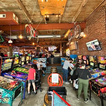 BOXCAR BAR + ARCADE - 424 Photos & 648 Reviews - 330 W Davie St ...