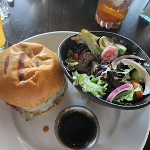 BRICKMEN KITCHEN + BAR - 34 Photos & 20 Reviews - 47 N Front St ...