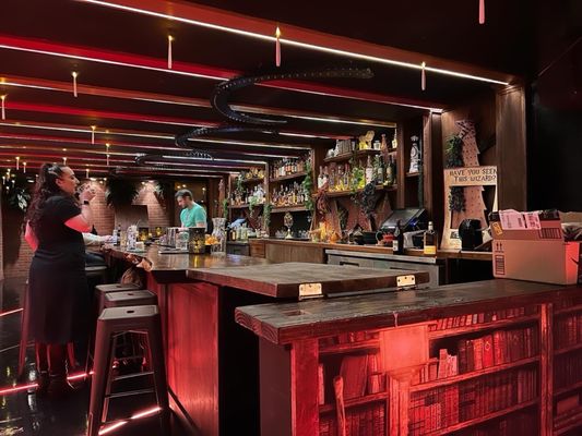 WIZARDS & WANDS - Updated April 2024 - 37 Photos - 2030 Lombard St, San ...