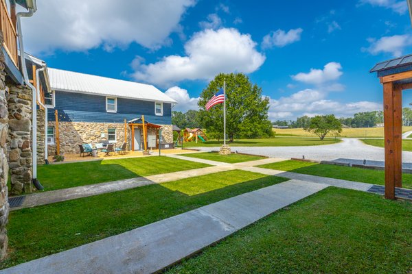 ROCK SPRING RESORT - Updated October 2025 - 29 Photos - 40 Blessed Way ...