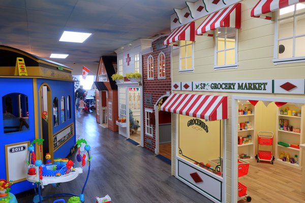 SWEET PEA CAFE AND PLAYHOUSE - 104 Photos & 20 Reviews - 14238 85 ...