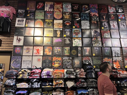 HOT TOPIC - Updated November 2025 - 60 Photos & 73 Reviews - 3228 ...