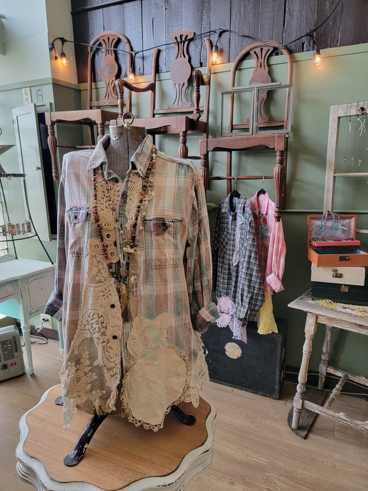 THE SHABBY MINING - Updated July 2025 - 10 Photos - 1301 Solano St ...