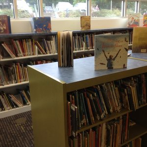NORTHLAKE-BARBARA LOAR LIBRARY - 19 Photos - Libraries - 3772 Lavista ...