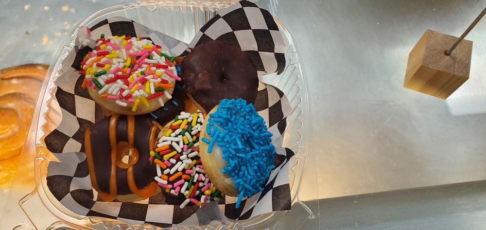 THE DONUT CHAIN - 92 Photos & 34 Reviews - 901 E Yorba Linda, Placentia ...