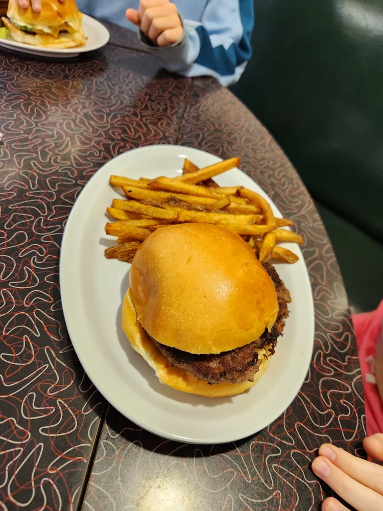 CHELLE’S 33 DINER - Updated January 2026 - 29 Photos & 28 Reviews ...