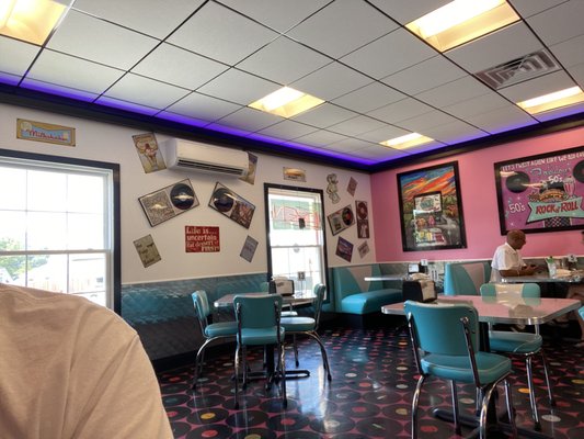 DAT’S - Updated July 2025 - 25 Photos & 28 Reviews - 5684 Sullivan Trl ...