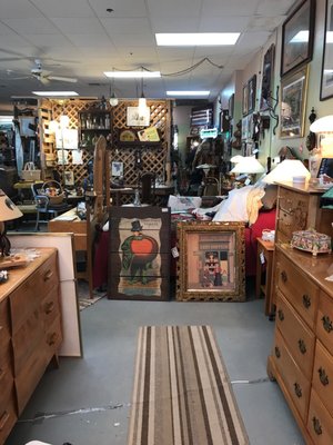 RUSTY RAVEN UNIQUES - Updated December 2025 - 16 Photos - 601 W 36th ...