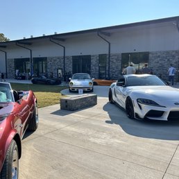 AVIATOR HANGAR BAR AND BREWERY - Updated December 2025 - 22 Photos & 43 ...