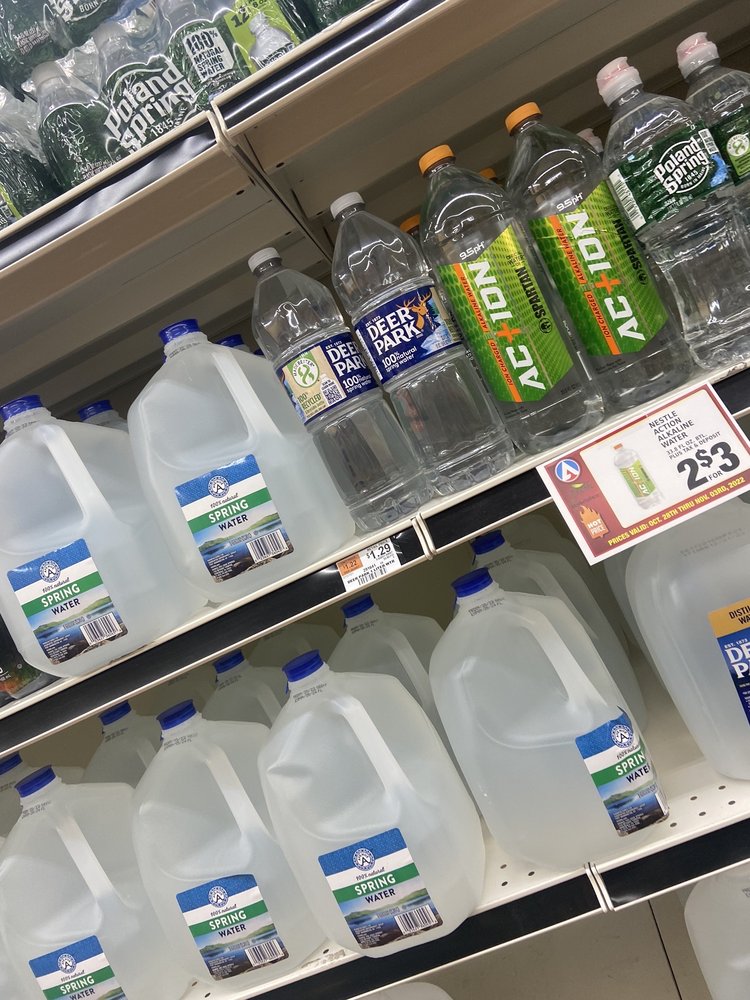 ASSOCIATED FRESH MARKETPLACE - Updated January 2026 - 70-63 Parsons ...