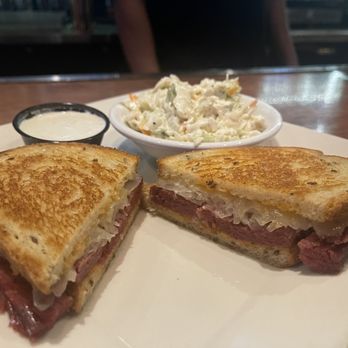 THE ORIGINAL PATSY’S IRISH PUB - Updated October 2025 - 330 Photos ...