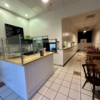 BACK BENCH PIZZA - Updated March 2025 - 36 Photos & 59 Reviews - 563 E ...