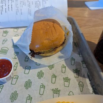 SHAKE SHACK SALT RIVER - Updated December 2025 - 35 Photos & 39 Reviews ...