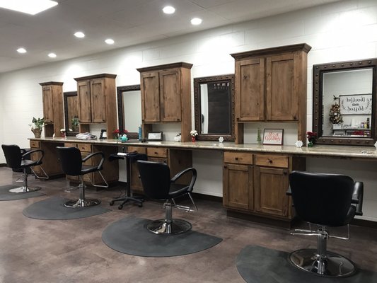RUSTIC ROOTS SALON - Updated September 2025 - 53 Photos & 42 Reviews ...