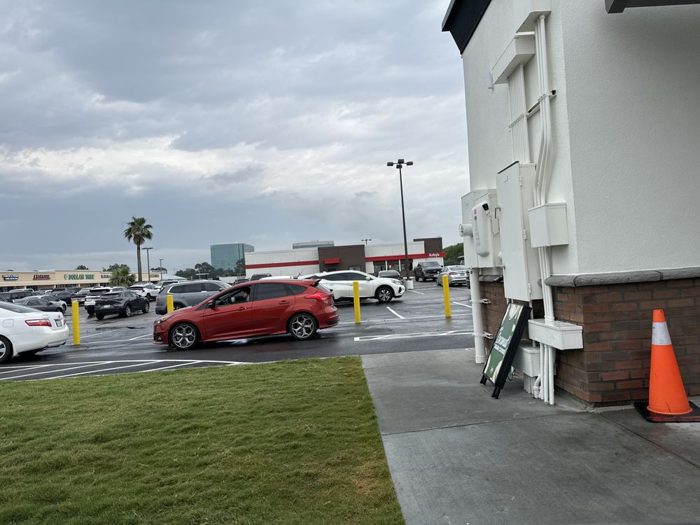 SWIG - Updated June 2025 - 10 Photos - 2413 Bay Area Blvd, Houston ...