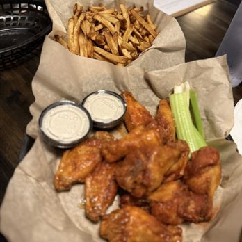 EBENEZER ALE HOUSE - Updated March 2025 - 317 Photos & 317 Reviews ...