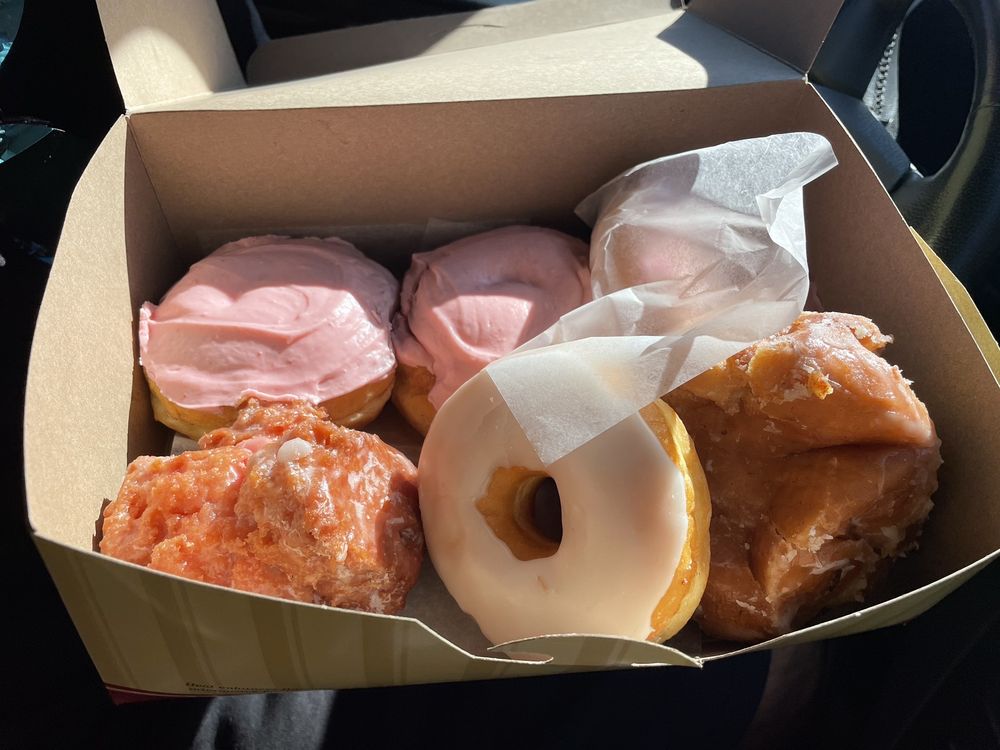 GLOBAL DONUTS & DELI - Updated December 2025 - 1603 London Line, Sarnia ...