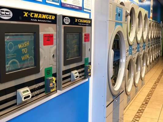 SPLASH LAUNDROMAT - Updated December 2025 - 25 Photos - 668 N Dupont ...