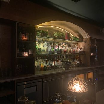 BISOUS - Updated June 2024 - 39 Photos & 18 Reviews - 938 W Fulton ...