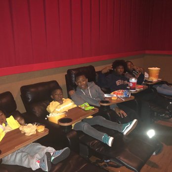 REGAL UA FARMINGDALE - Updated September 2024 - 105 Photos & 118 ...