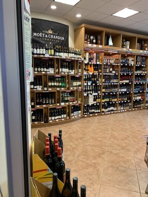 MANCHESTER BOSTON REGIONAL AIRPORT - 79 Photos & 225 Reviews - Airports ...