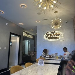 SOUTHERN QUEENZ RESTAURANT & BAR - Updated July 2025 - 345 Photos & 101 ...