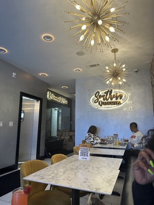 SOUTHERN QUEENZ RESTAURANT & BAR - 122 Photos & 45 Reviews - 1648 ...