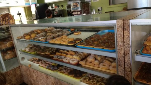 REAL DONUTS - 78 Photos & 60 Reviews - Donuts - 2212 E Cheyenne Ave ...