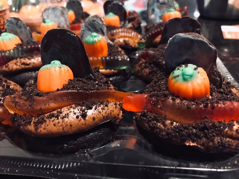 THE FROSTED BATTER - Updated July 2025 - 111 Photos - Oklahoma City ...