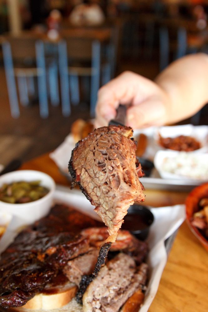 MARTIN’S BAR-B-QUE JOINT - Barbeque Restaurant - 3108 Belmont Blvd ...