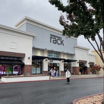 NORDSTROM RACK - Updated October 2025 - 113 Photos & 19 Reviews - 3561 ...