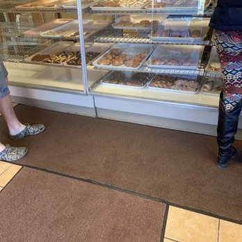 MARKS BAKERY & CHOCOLATE SHOP - Updated December 2025 - 301 E Main St ...