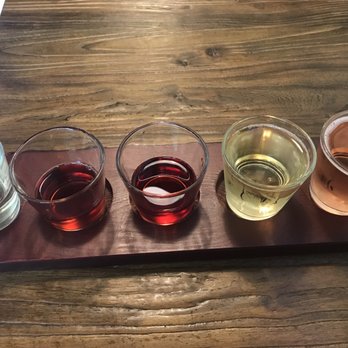 TAPPED APPLE CIDERY & WINERY - Updated October 2025 - 131 Photos & 100 ...