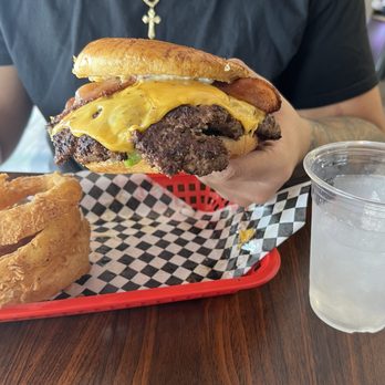 EVERYBODY LOVES RAYMOND - Updated July 2025 - 15 Photos & 13 Reviews ...