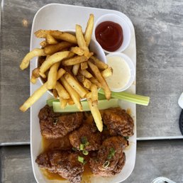 SAUCED WING BAR - Updated January 2026 - 265 Photos & 286 Reviews - 215 ...