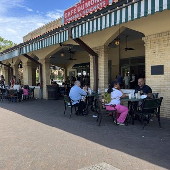 CAFE DU MONDE CITY PARK - Updated October 2024 - 585 Photos & 294 ...