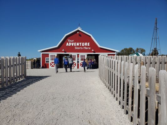 FUN FARM PUMPKIN PATCH - 48 Photos & 34 Reviews - 650 N Jefferson St ...