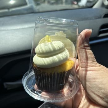 FROSTED CAKERY - Updated November 2024 - 452 Photos & 348 Reviews ...